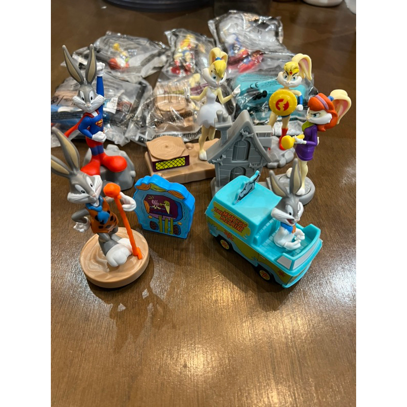 Warner Bros Jollibee Toys (WB 100 Years Mash Up Collection) Bugs Bunny ...