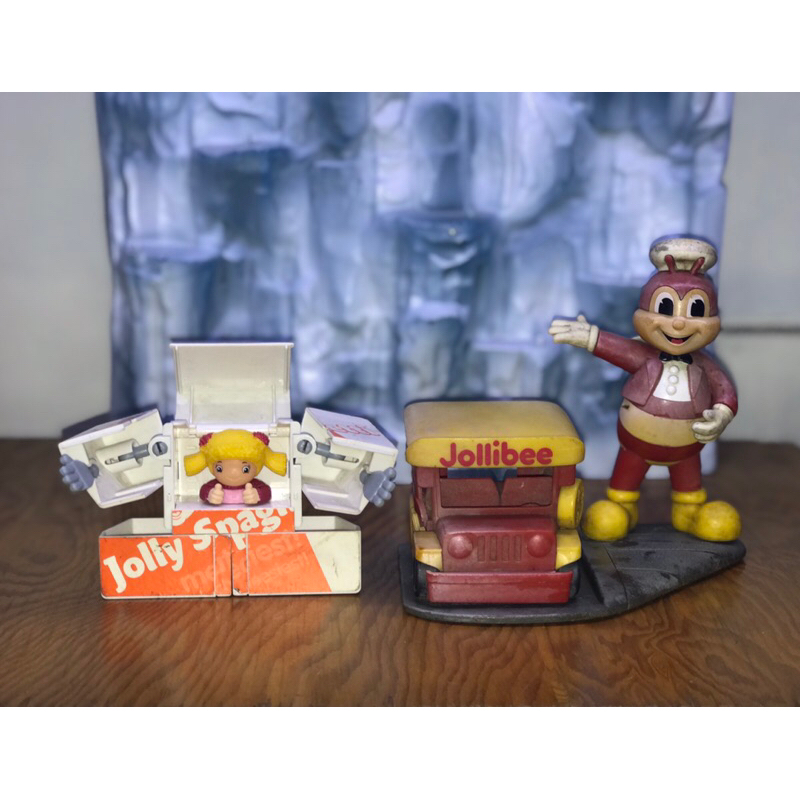 Set 1: Jolly Pinoy Jollibee w/ Jeep & Jollibots Hetty | Shopee Singapore