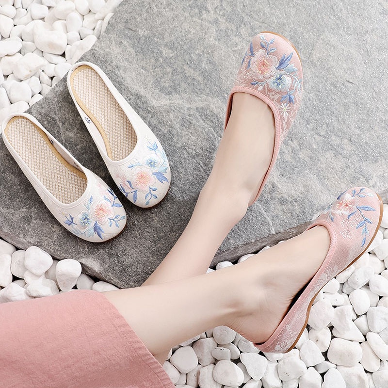 Ancient Han style shoes, jacquard fabrics, ethnic embr Antique Hanfu ...