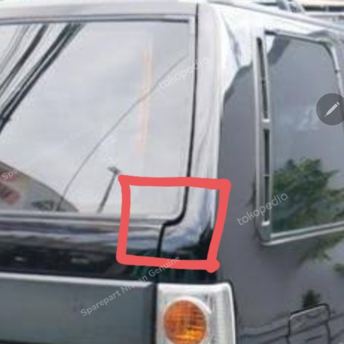 SIKU Terrano Spirit List Molding Rear Glass Lower Right Angle Nissan ...