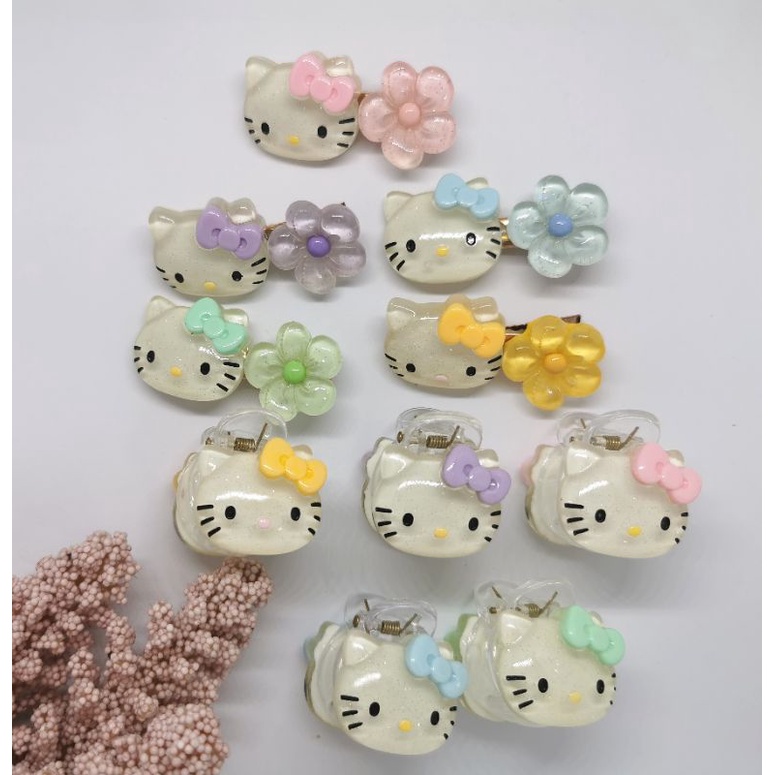 [Local seller] Hello Kitty hair clips and claws | Shopee Singapore