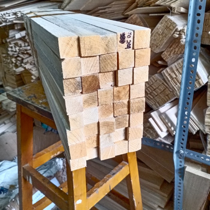 KAYU (Soft) Balsa Wood stick 25mm x 25mm x 66/60/50cm balsa reng balsa ...