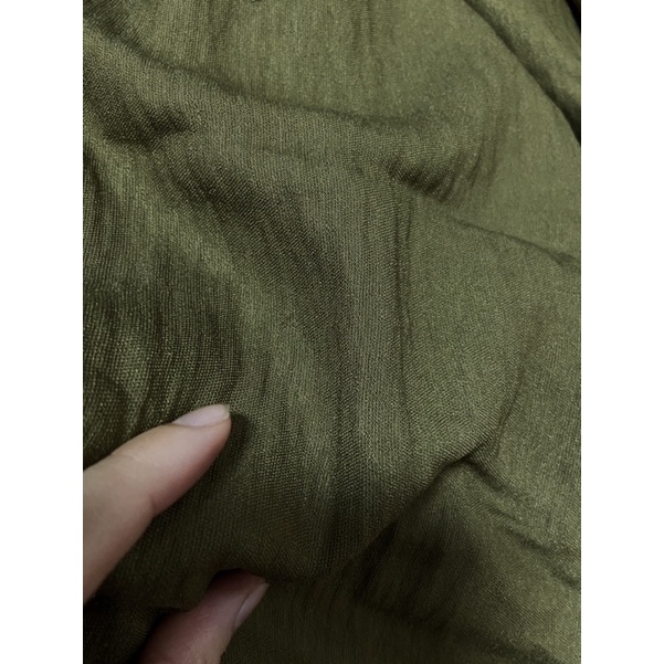 1m of moss-colored wrinkled linen fabric, standard color as pictured ...