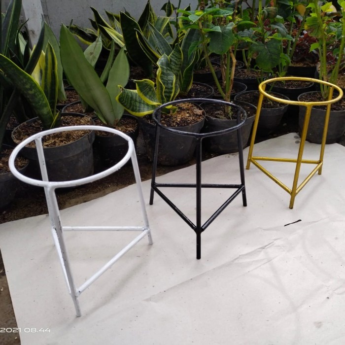 Iron pot stand, 15 cm diameter iron pot rack, 3 foot standing pot ...