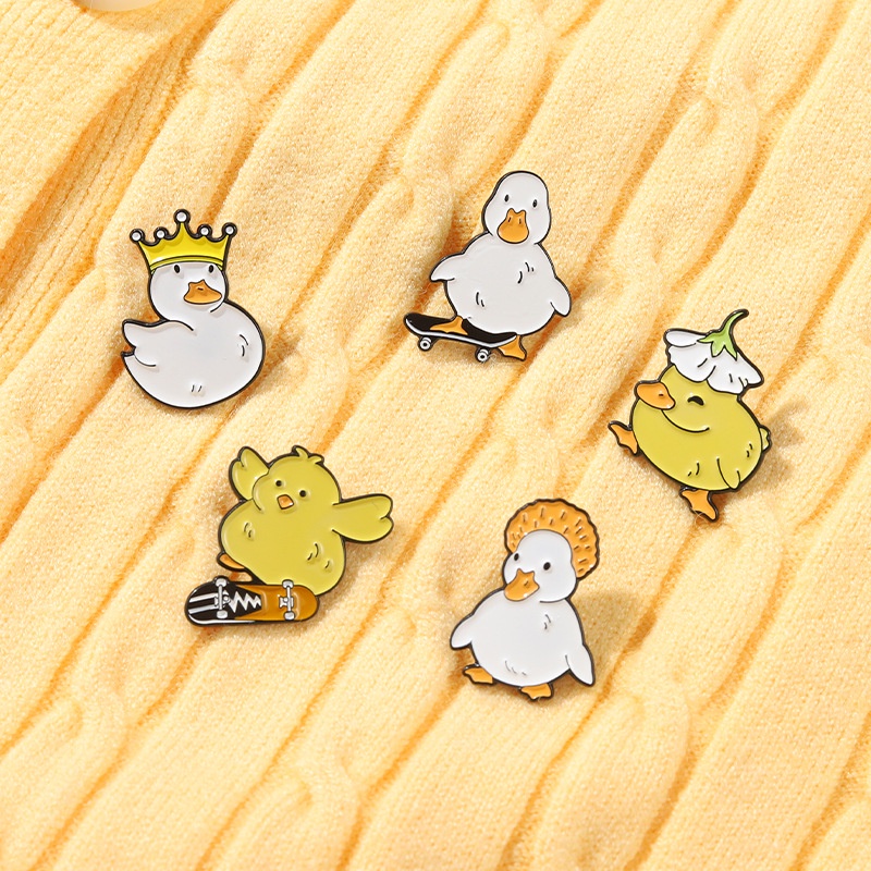 Cute Duck Enamel Pin Animal Brooches Funny Little Yellow Duck Brooch ...