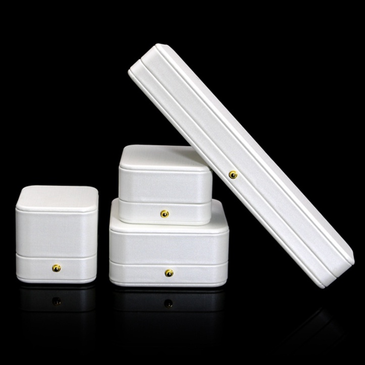 High-end White Ring Box Ring Box Pendant Necklace Box Bracelet Bracelet ...