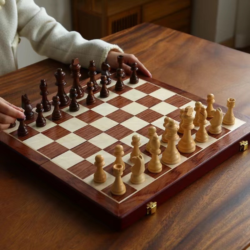 Magnetic Chess Set New Zealand Pine Wooden Folding Chess board Handwork ...