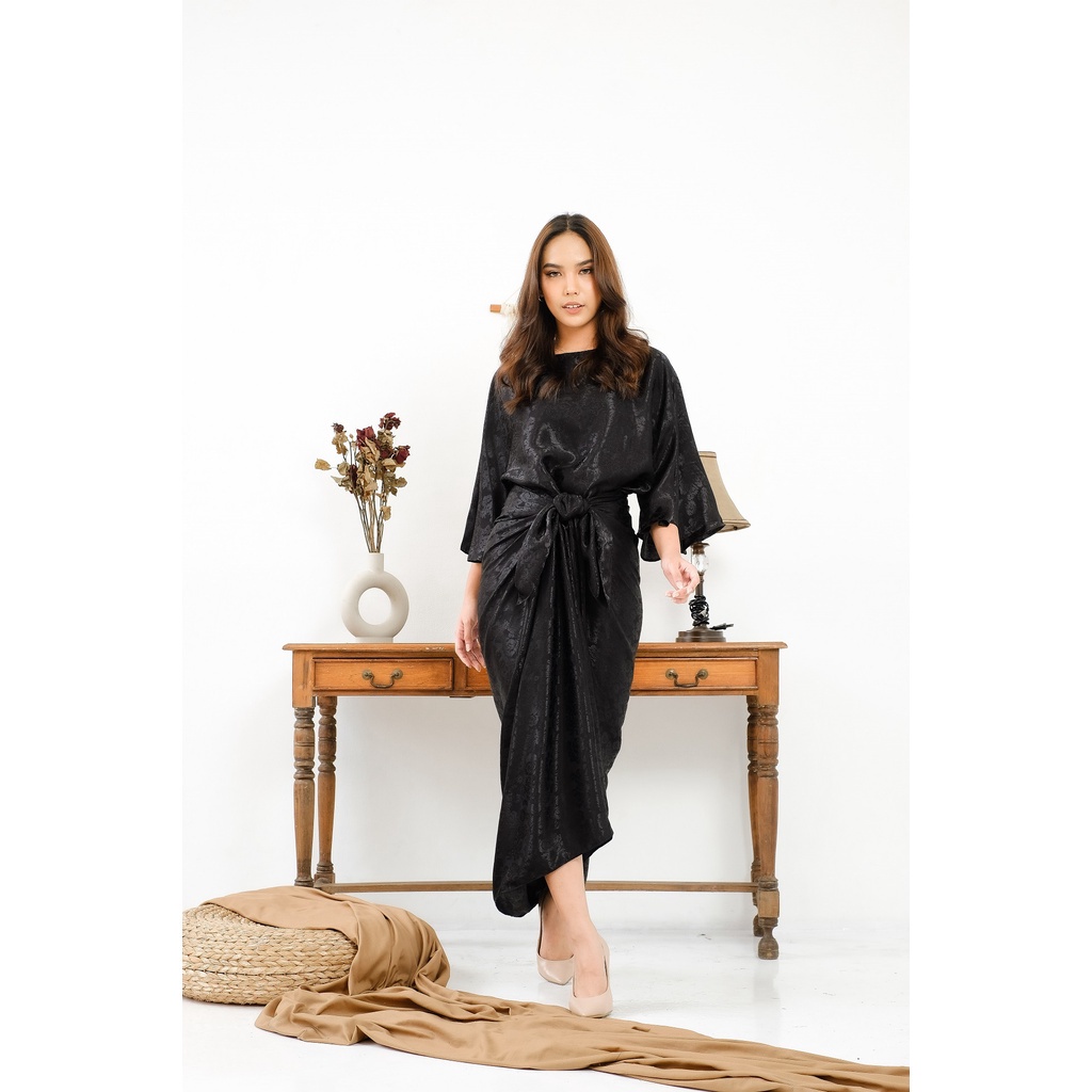 Modern Abaya Kaftan Batik Ikat Jaqat Rafflesia by Nazya | Shopee Singapore