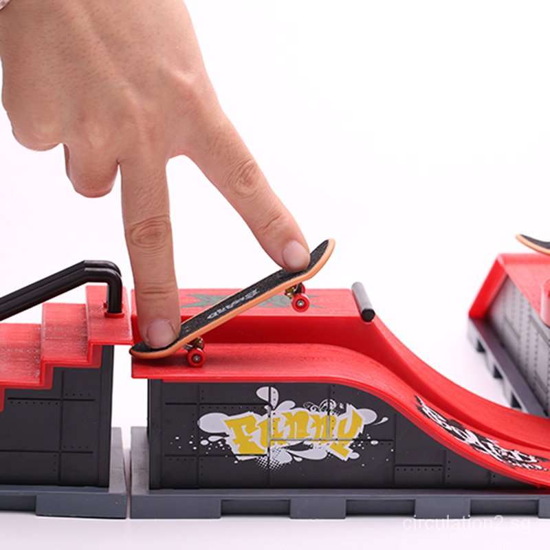 Children Finger Mini Fingerboard Set Skateboards Park Toy Plastic ...