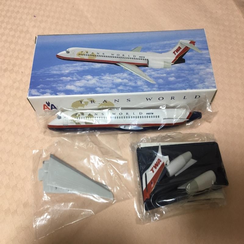 Ready Stock TWA Universal Airlines 717 Boeing Passenger Aircraft Model ...