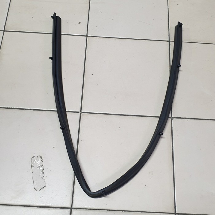Genuine Rear Door Bottom Rubber for Mitsubishi All New Pajero Sport ...