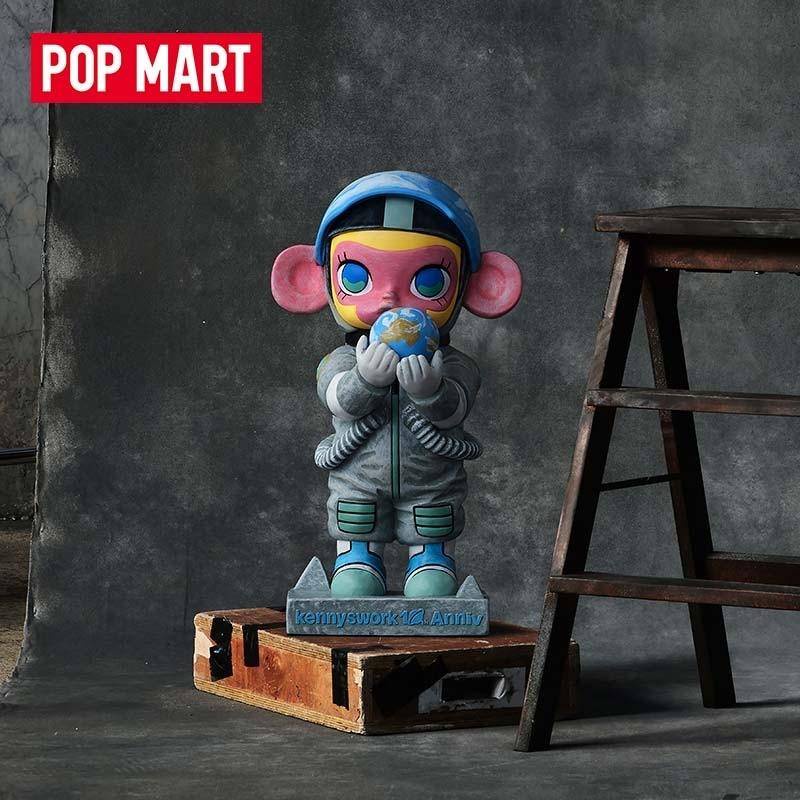 P POPMART POPMART MOLLY Statue Anniversary Commemorative Sculpture ...