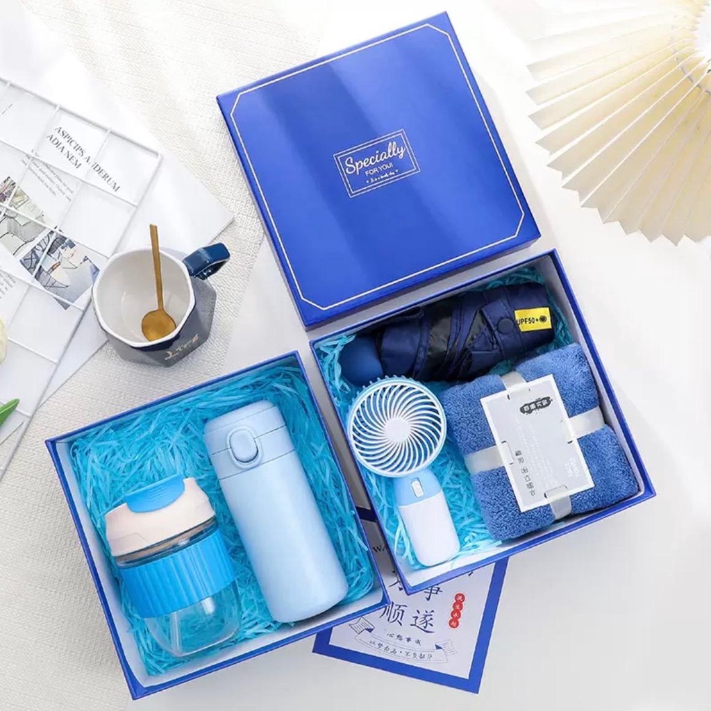 (CLEARANCE PRIZE )Gift Boxes! Christmas Gift Curated Boxes w/ Gift Bags ...