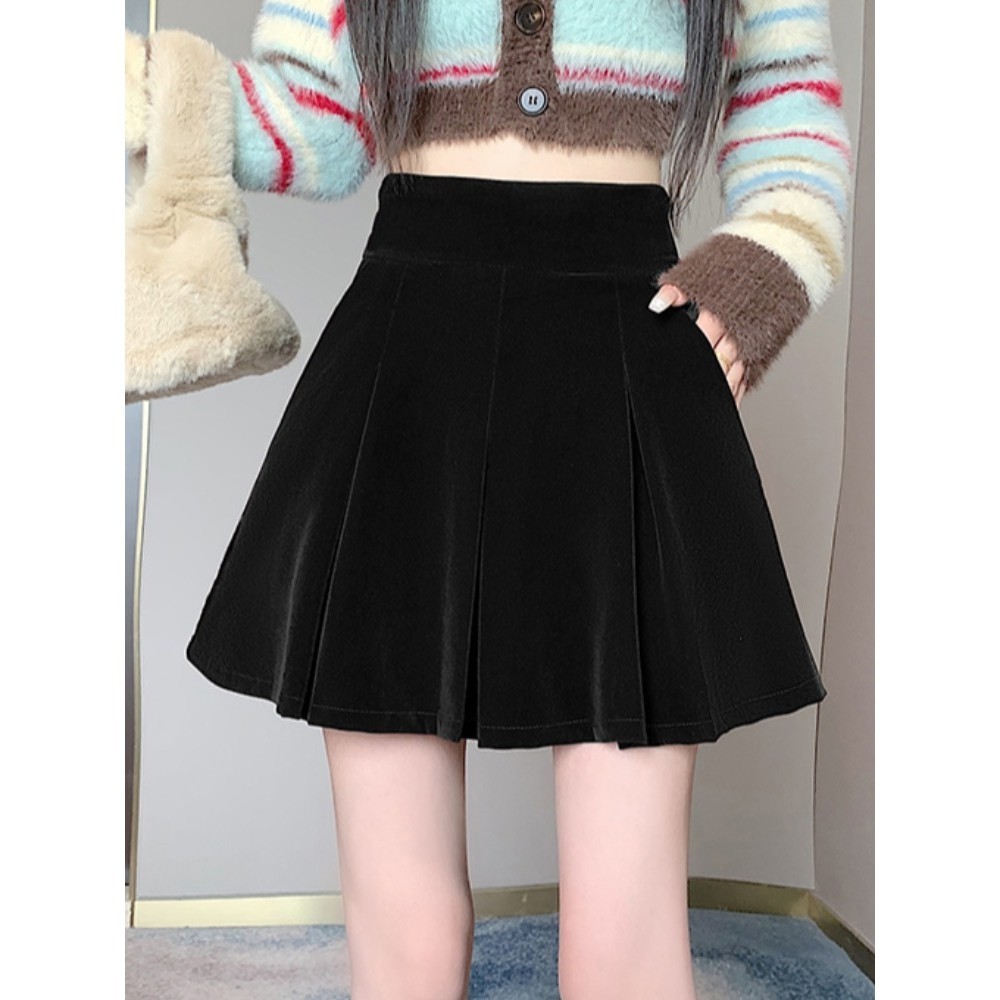 Doloxi short high-waisted pleated velvet skirt in smooth velvet with ...