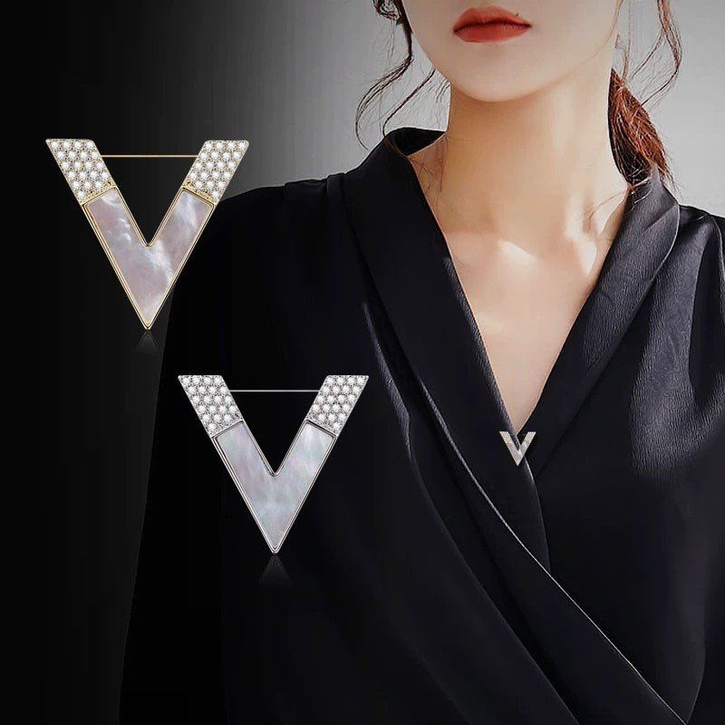 V-shaped High-End Brooch Neckline Anti-glare Buckle Pin Brooch Classy ... V-shaped High-End Brooch Neckline Anti-glare Buckle Pin Brooch Classy ...