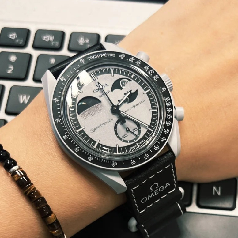 Moonswatch Mission To Earthphase Full Function Quarz Chronograph ...
