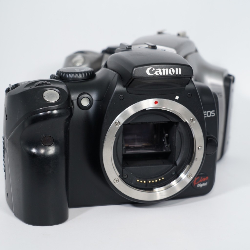 Canon EOS 300D/Kiss Digital Beginner DSLR Kit Single Camera68010,000 ...