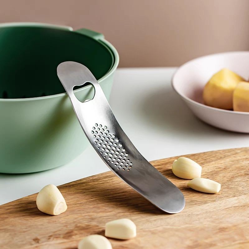 Stainless Steel Manual Curved Garlic Press Garlic Paste Household ...