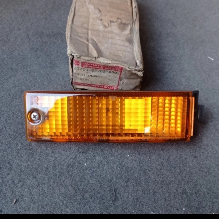 Daihatsu charade Front Right Bumper Reflector Lamp - classy Original ...