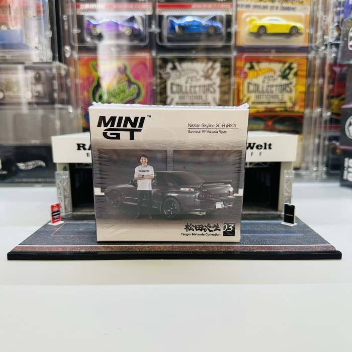 Mini GT 879 Nissan Skyline GTR R32 Gunmetal w/ Matsuda Figure Tokyo ...