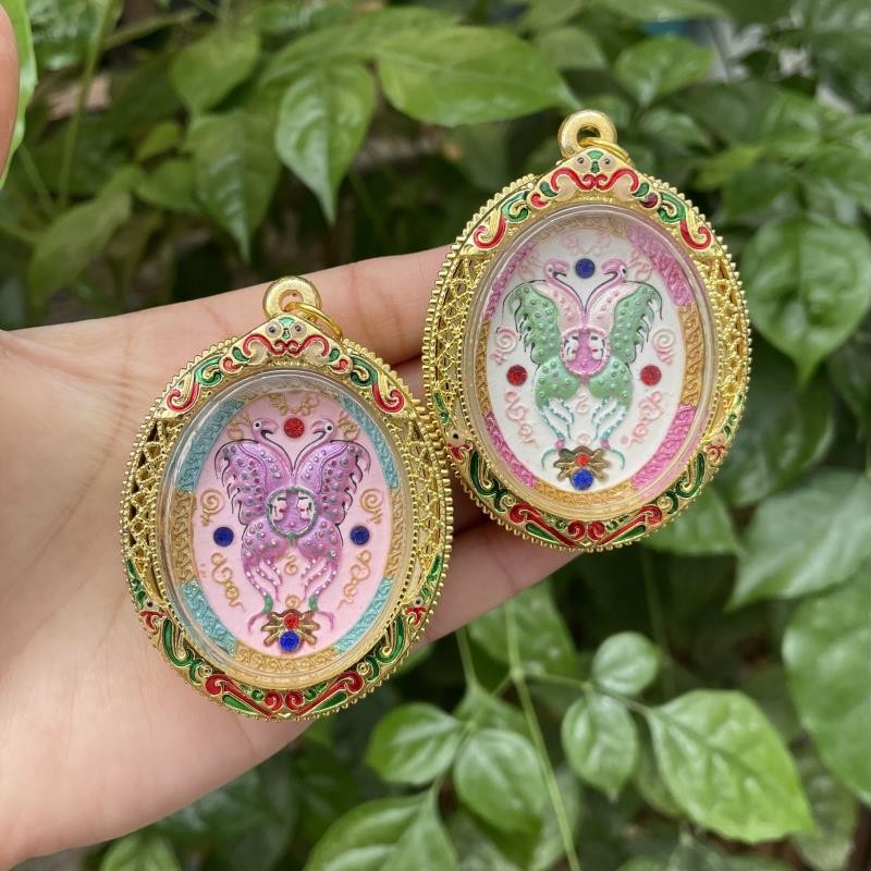 Consecrated Blessing.Sacred Objects Help Blessing Thailand Amulet ...