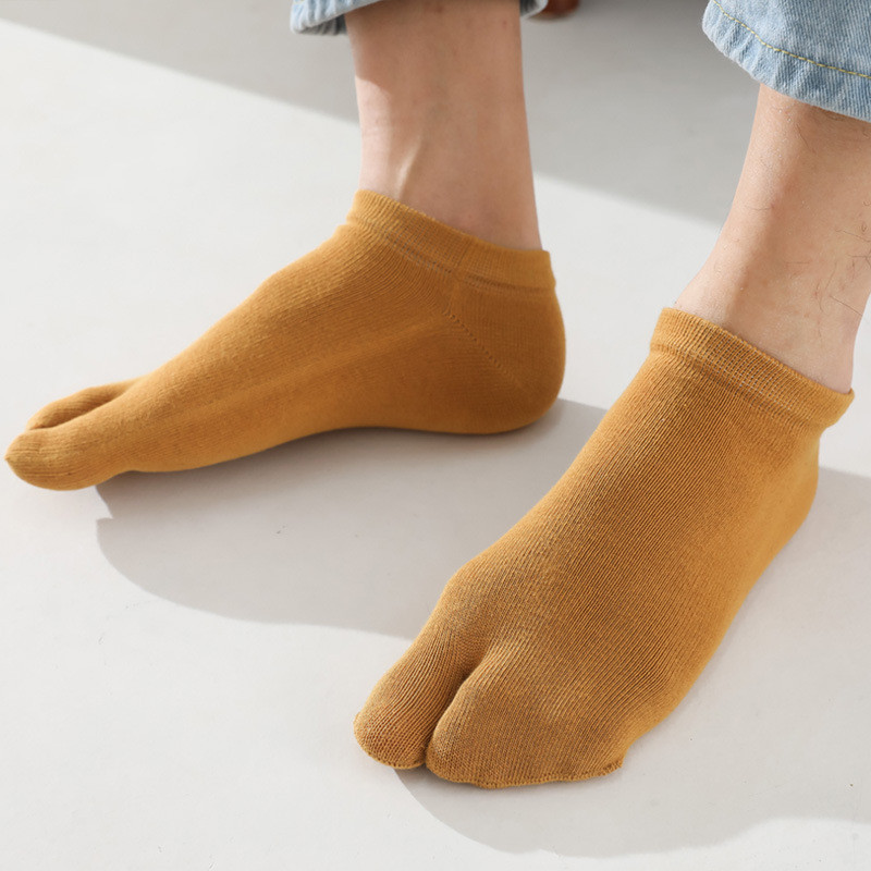 Men Cotton Two-Toe Socks Low Cut Tabi Short Socks with Anti-Slip ...