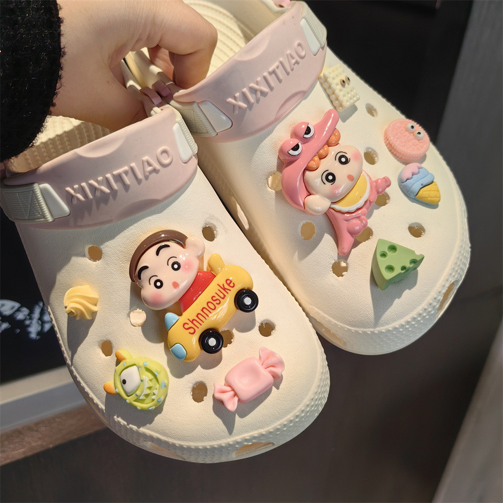 Cute Car House Jibits for design Set Crayon Shin Chan design Charm ...
