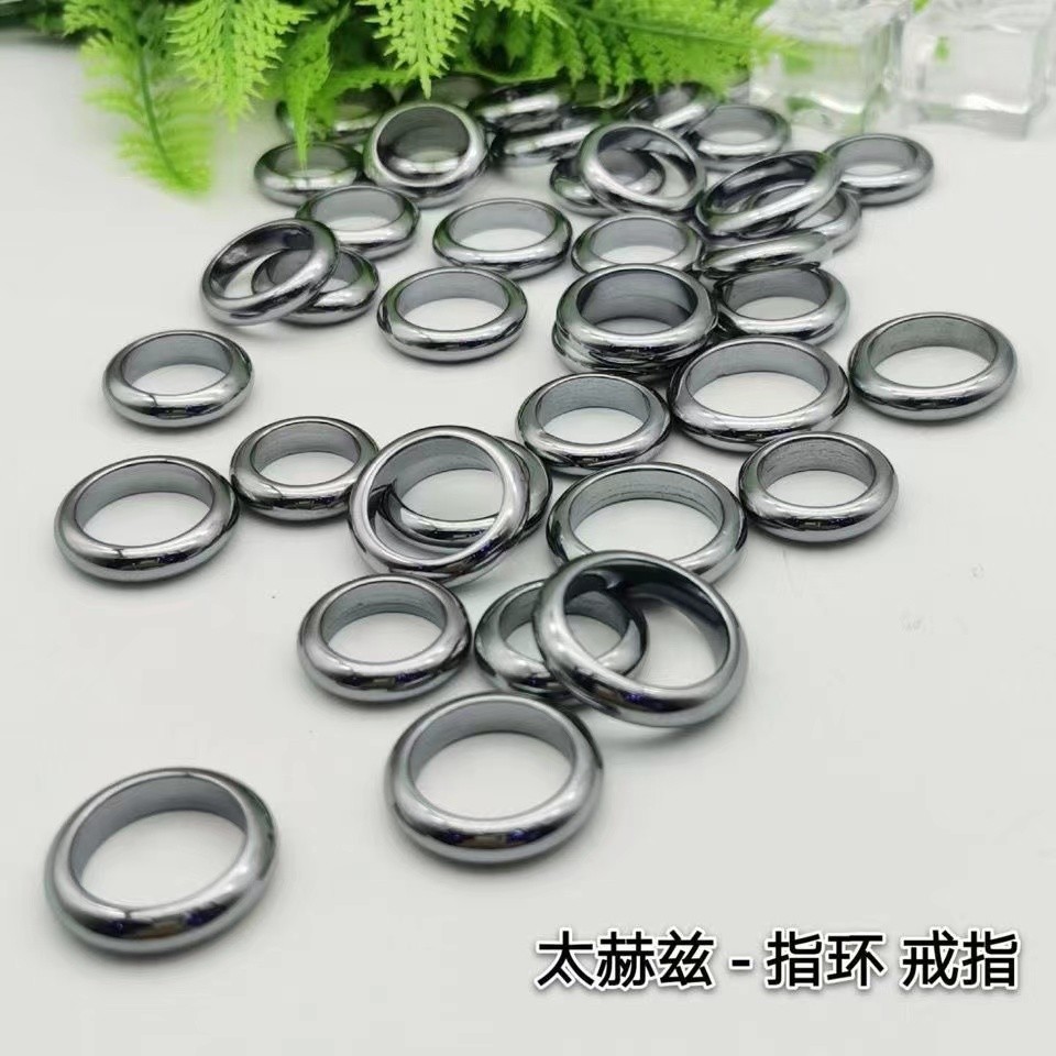 Magnetic thumb ring store