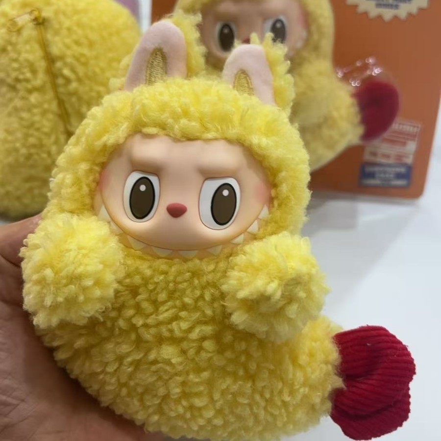 Labubu rubber-lined face tempura fried shrimp headphones bag Ming box ...