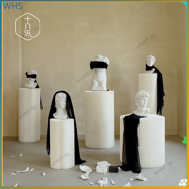 Hand puppet display cabinet shelves creative cylindrical display stand ...