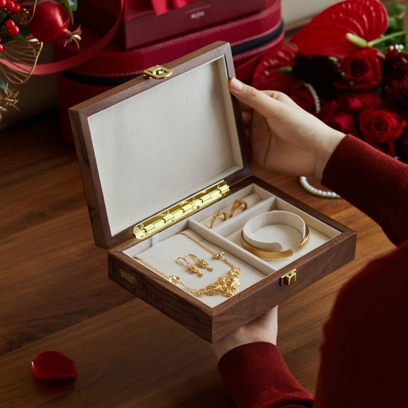 OfficialLight luxury storage box, color gift, three gold jewelry, a set ...