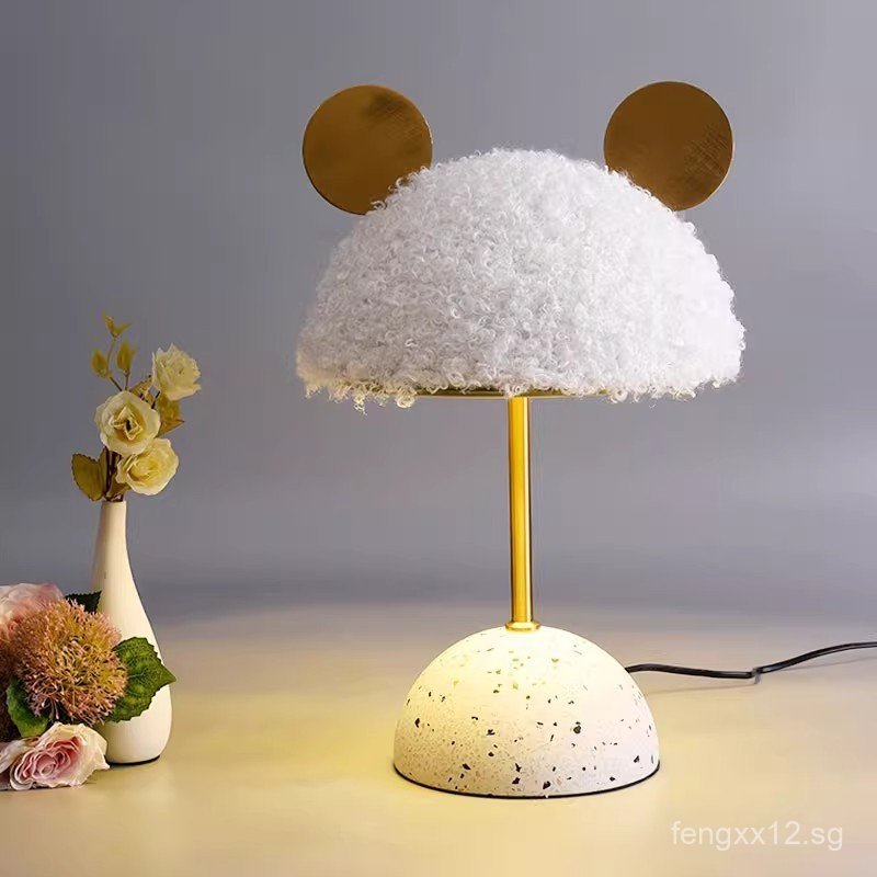 Nordic Minimalist Creative Table Lamp Living Room Light Luxury Theme ...