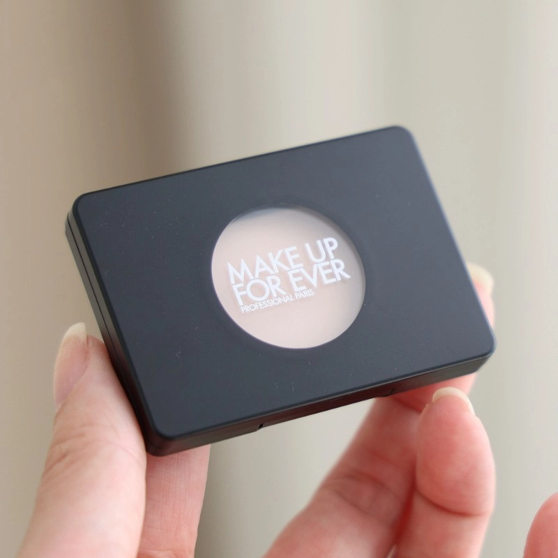 MAKE UP FOR EVER Monochrome Matte Highlight Brightening Skin Tone ...