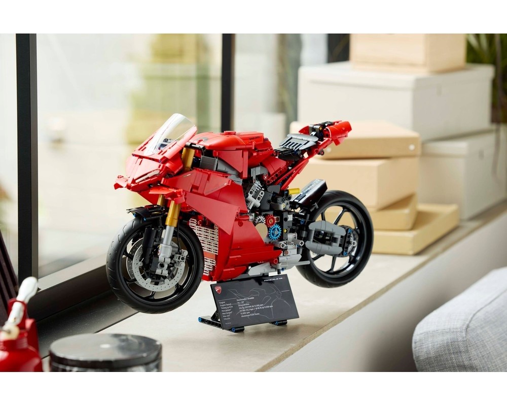 [READY STOCK] LEGO 42202 Technic Ducati Panigale V4 S | Shopee Singapore