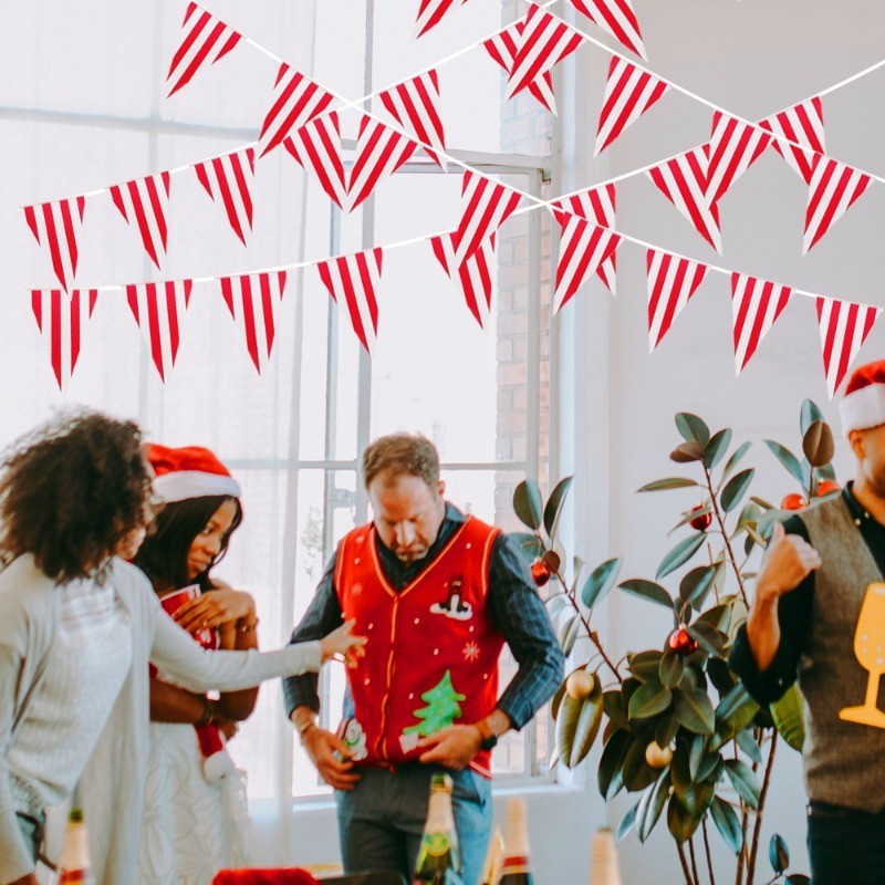 10M Carnival Theme Party Flag Decorations - Red White Striped Garland ...