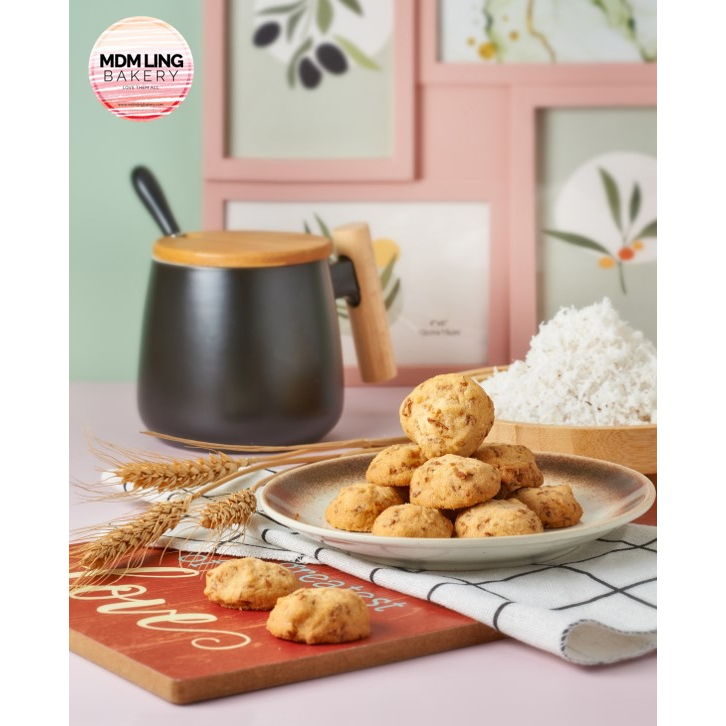 [Mdm Ling Bakery] CNY Nyonya Coconut Macadamia Cookies 250g | Shopee ...
