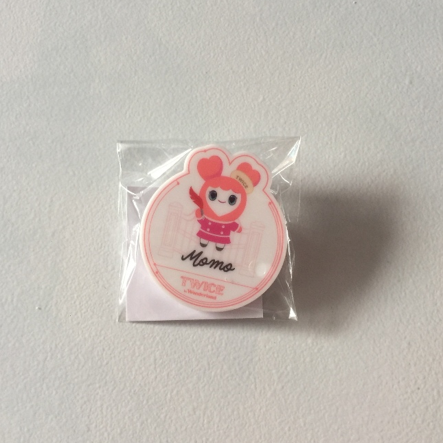 TWICE OFFICIAL JAPAN “TWICE IN WONDERLAND” MOMO NAME BADGE [MOVELY ...