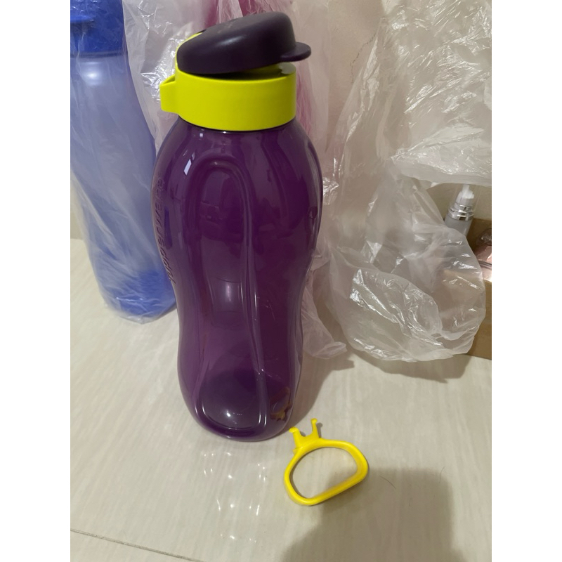 Tupperware eco bottle 1.5L flip cap with handle hook | Shopee Singapore