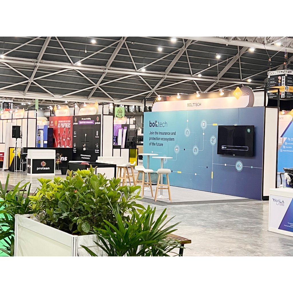 Foam board ,banner, posters, wedding , birthday, booth backdrops ...