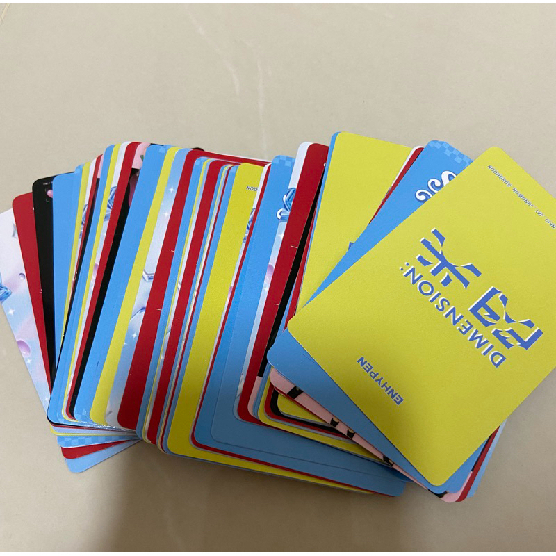 5 pcs limo cards. Groups including New Jeans, Ive, Enhypen, Blackpink ...