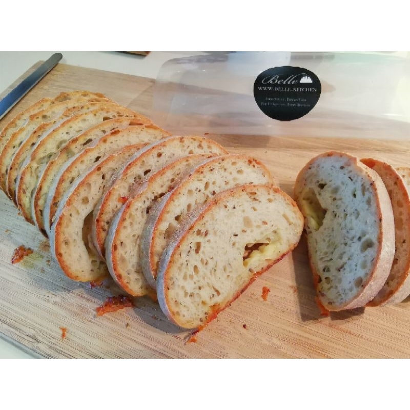 SPICED GOUDA SOURDOUGH BATARD, 450g, 100% Naturally Leavened, Contains ...