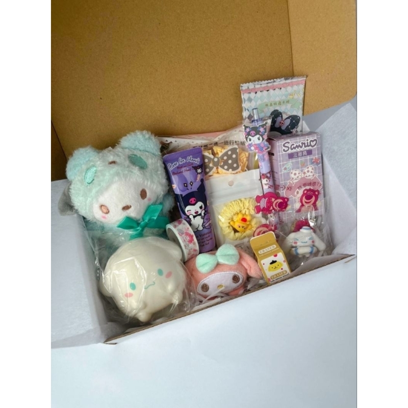 [SG seller] Sanrio gift box/surprise box (kuromi pompompurin my melody ...