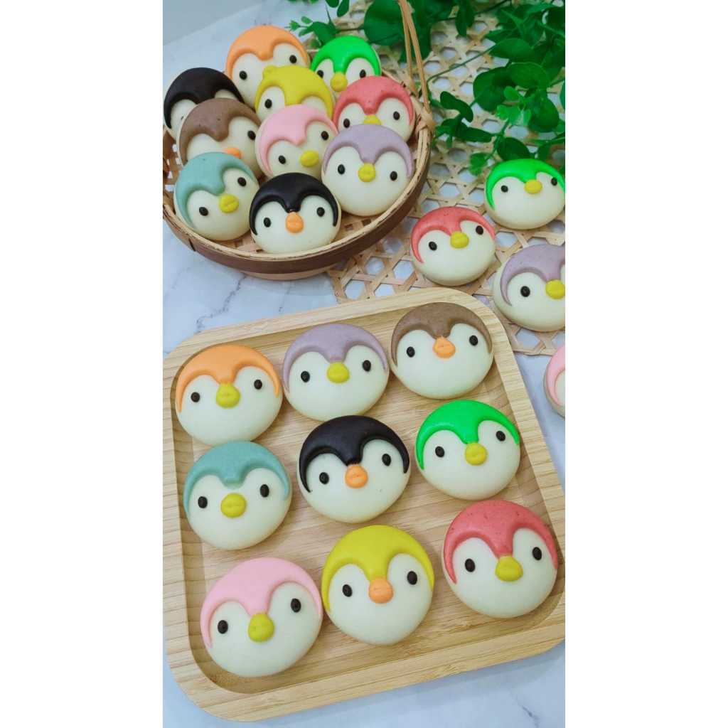 [PRE ORDER] 彩虹小企鹅手工卡通馒头 Handmade Little Rainbow Penguin Cartoon Buns ...