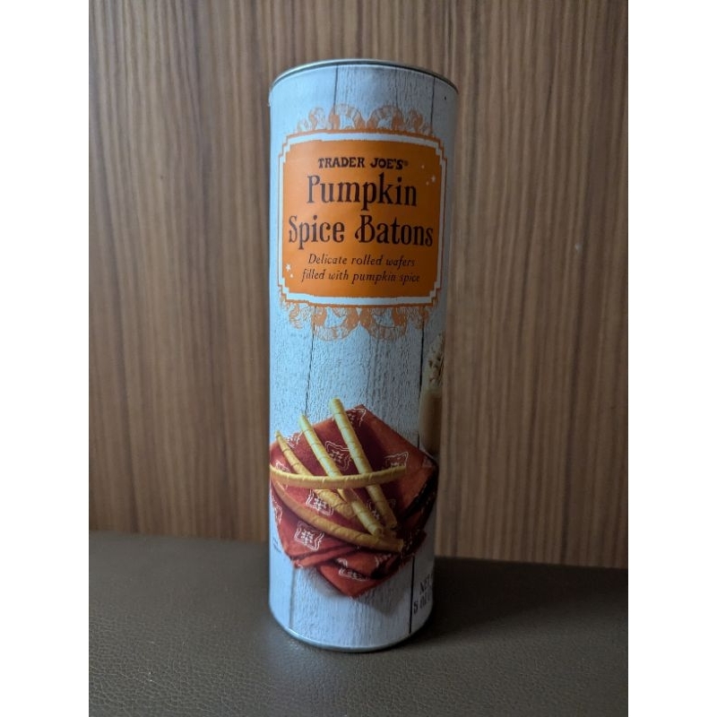 Trader Joe's Crispy Filling Flute Roll Heart Crisp pumpkin spice baton ...
