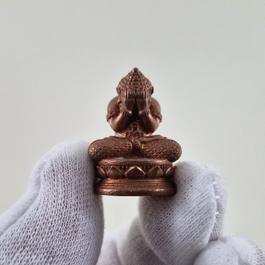 Phra Pidta Roob Lor Roon Silaphon MahaMongkol (LP Maha Sila) with ...