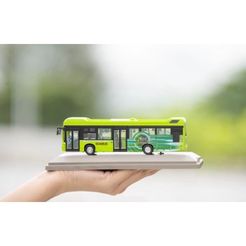 1/76 Volvo B5LH hybrid green Singapore bus | Shopee Singapore