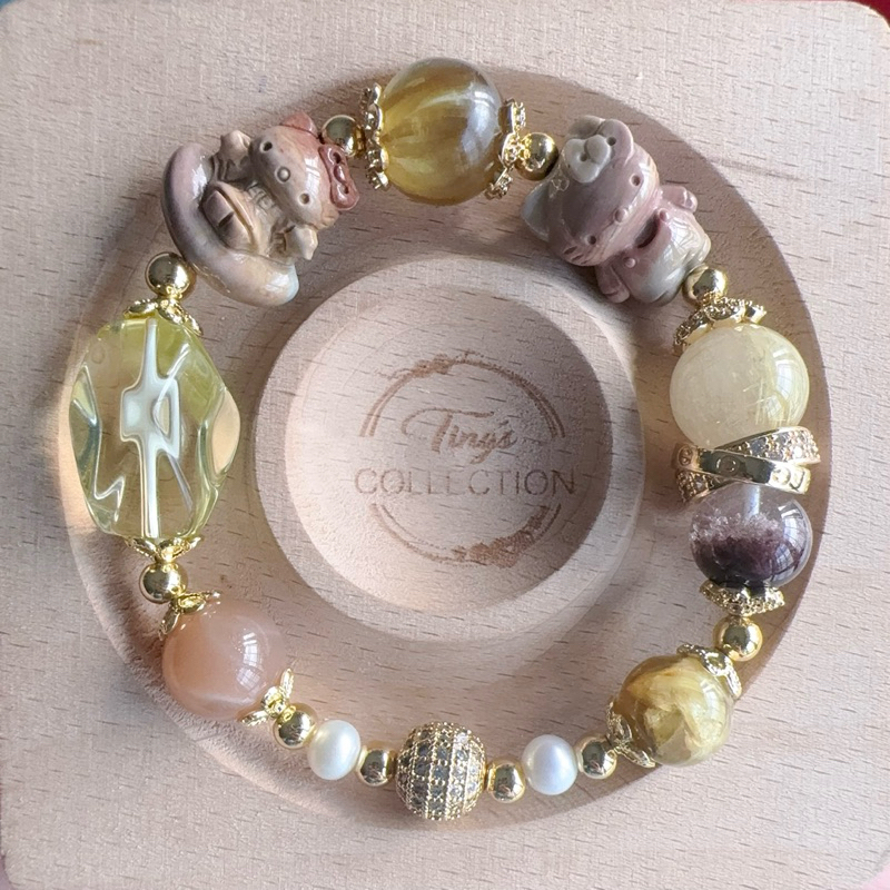 Hello Kitty x Hello Kitty with Golden Lepidolite, Citrine free form ...