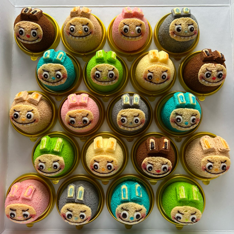 [Funfetti Customised Bakes] 20 Pieces Labubu Mini Chiffon Cakes ...