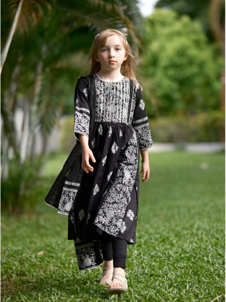 Nimbu Zara Anarkali Girls Kurti in Black & White Shimmer Khari | Soft ...
