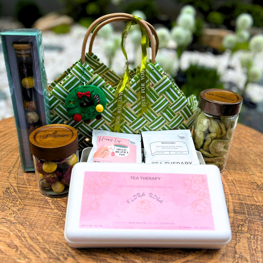 Green Christmas Wellness Gift Basket | Shopee Singapore